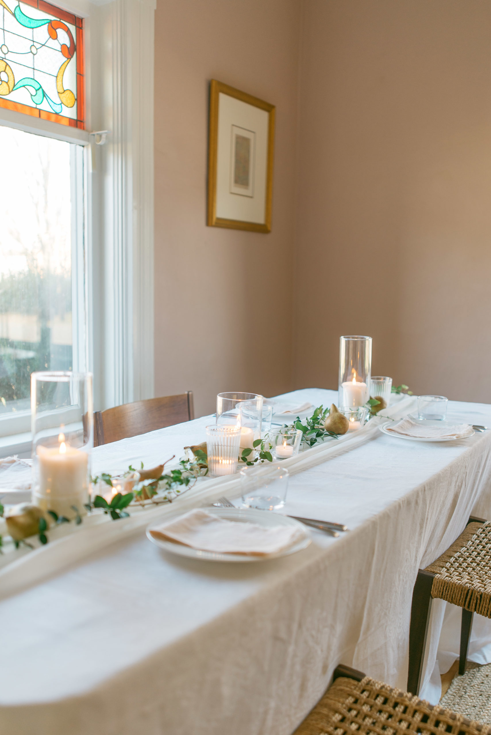 5 Ways to Add Flowers to Rectangular Wedding Tables - Threads & Blooms